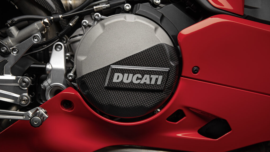 Ducati Panigale V2 Acceleration & Top Speed - MotoStatz