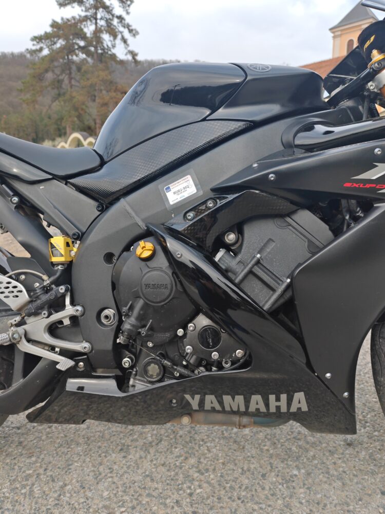 04-06 Yamaha YZF-R1 Top Speed & Acceleration Performance Review - MotoStatz