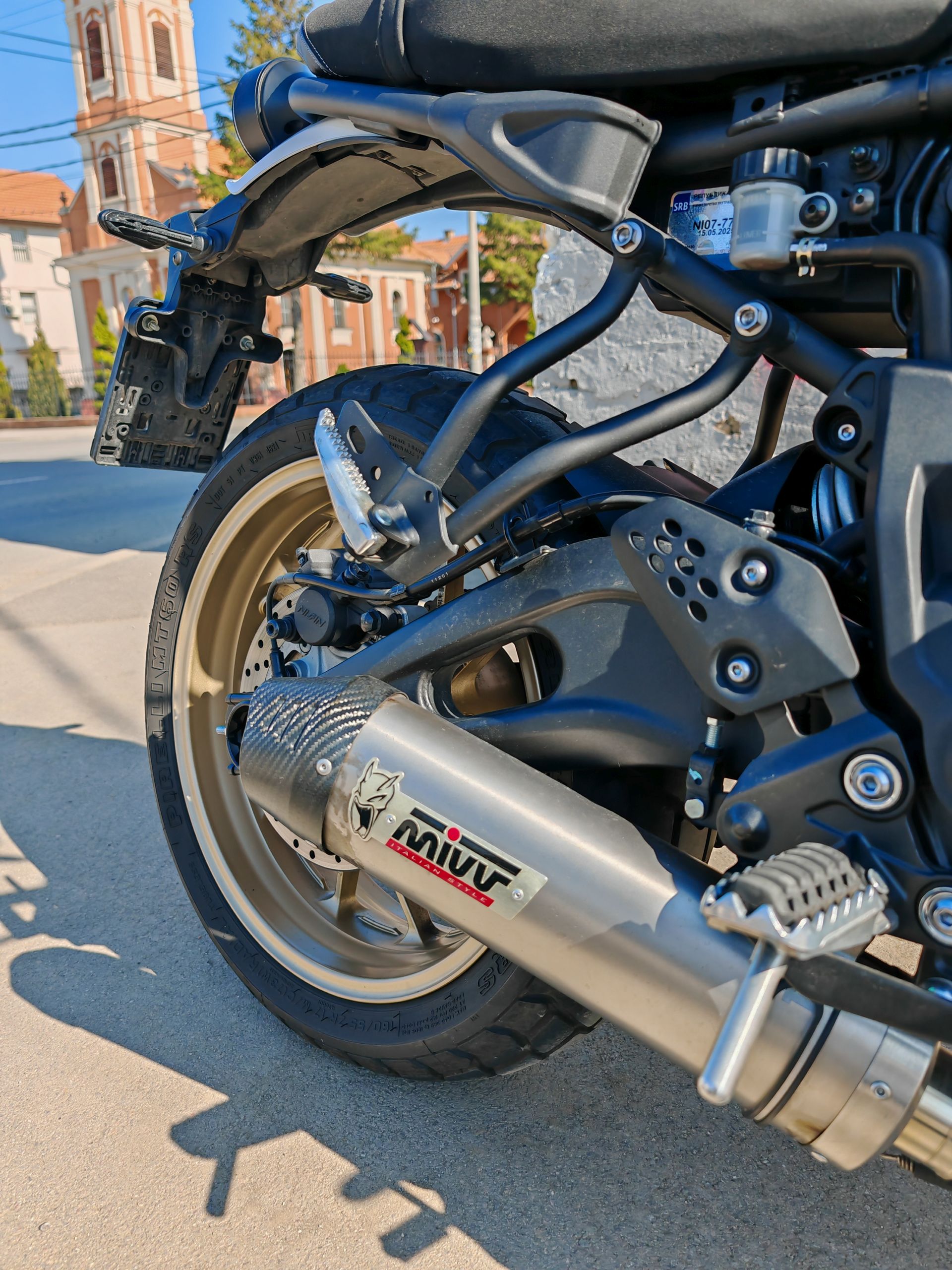 Yamaha XSR700 Engine and Straight-line Performance Review - MotoStatz